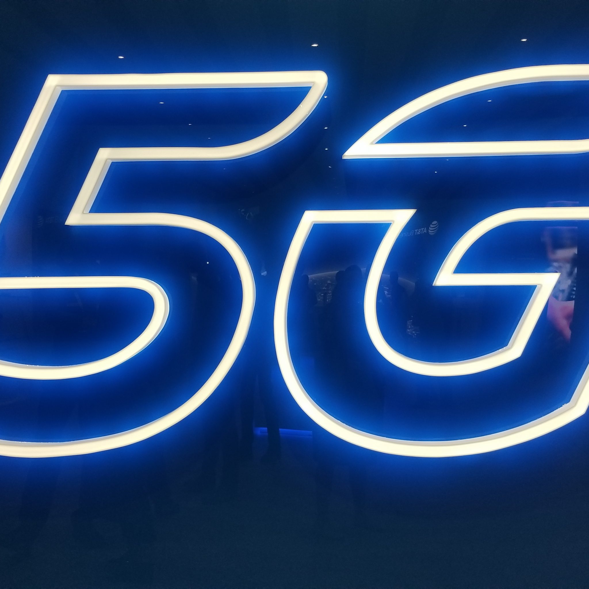 Huawei, China Unicom deploy 5G LampSite 300 MHz digital indoor system