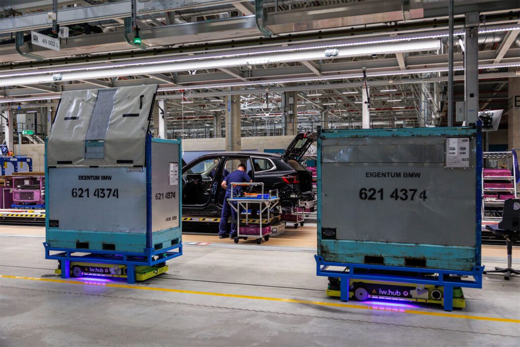 “Fully connected” – BMW opens “most innovative” AI car factory in Hungary